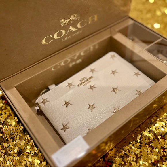 Coach | Bags | Coach Boxed Corner Zip Wristlet With Star Print And ...